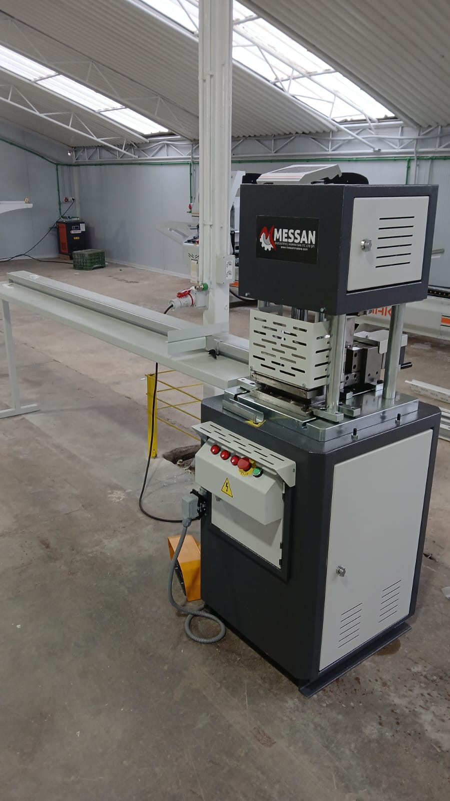 MESSAN – Barel holles opening and cutting machine – 500 CW – LET WeB SMEs